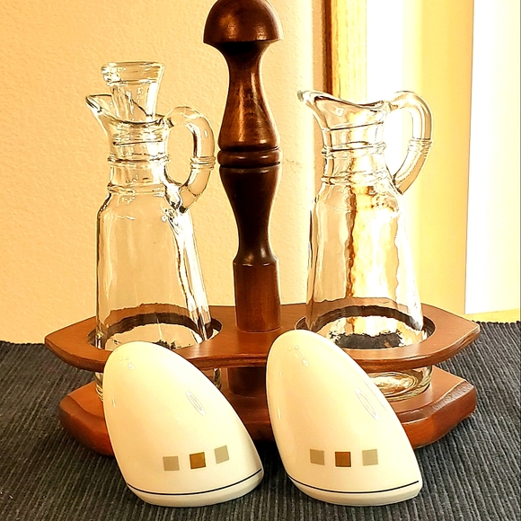 Vintage | Dining | Vintage Cruet Set With Salt Pepper | Poshmark